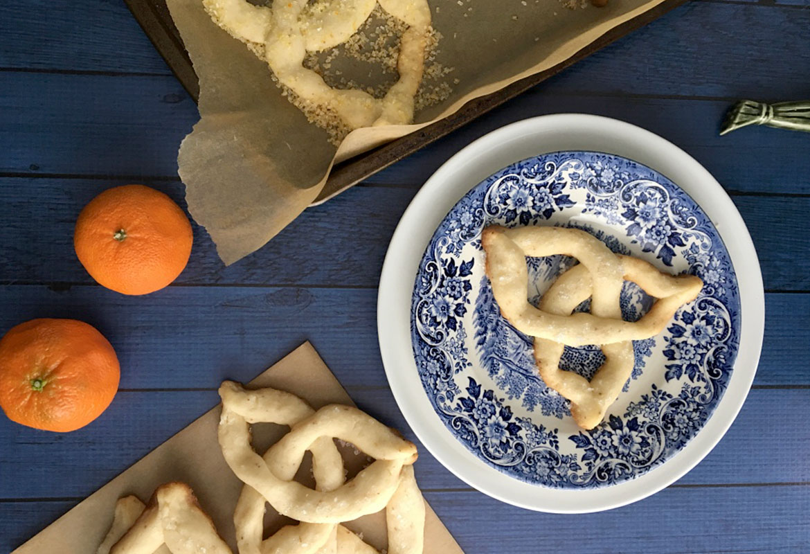 How To Make Beautiful Citrus Celtic Knot Cookies for Saint Patrick's Day